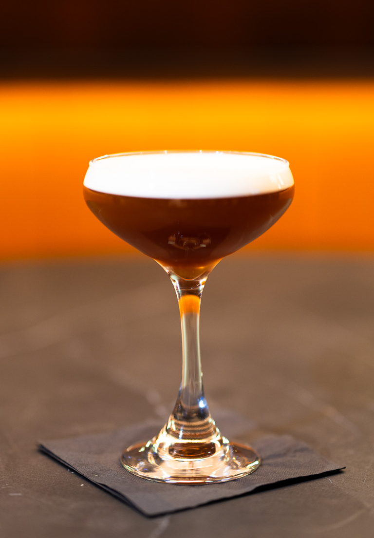 Food and Drink – J Bar & Golf Lounge
