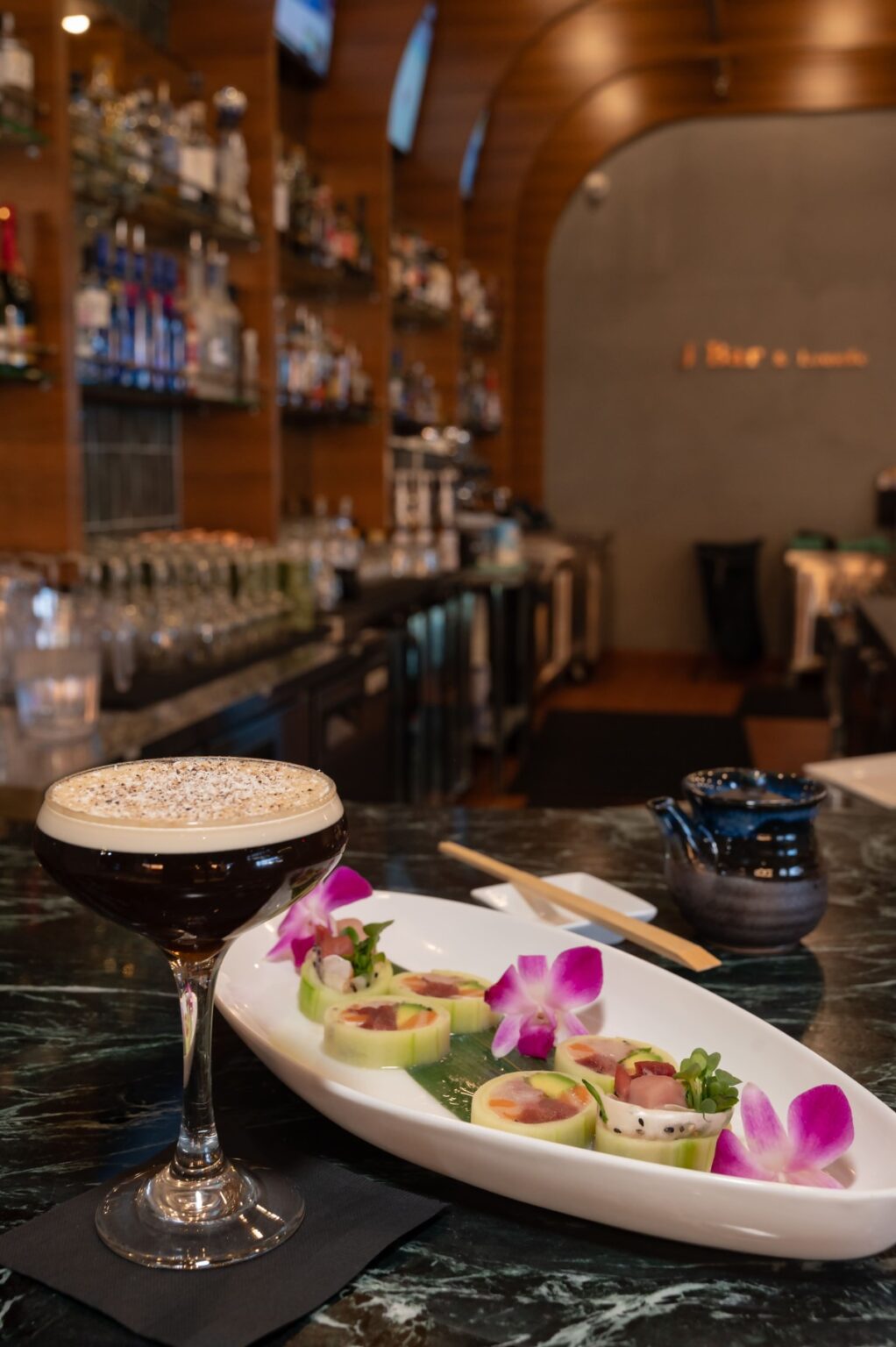 J Bar & Golf Lounge